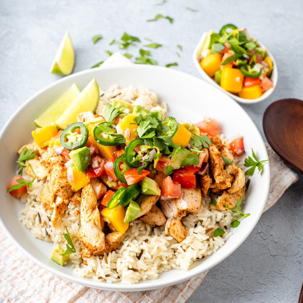 Dainty Rice | Bols au riz à grains long et sauvage avec poulet au chili ...