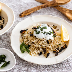 Dainty Rice | Riz pilaf aux aubergines rôties et raïta à la menthe ...
